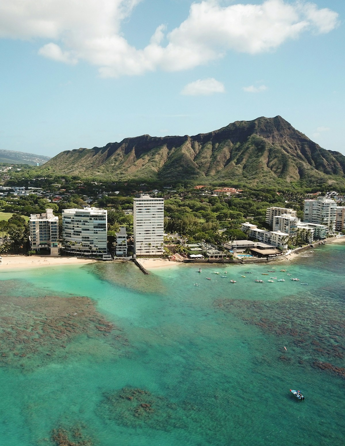 Waikiki Beach Oahu (2026): What to Know Before You Go | Beach Verdict